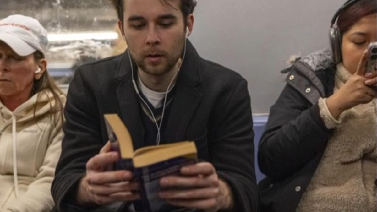 Watch CBS Evening News: Reporter's Notebook: The importance of reading ...