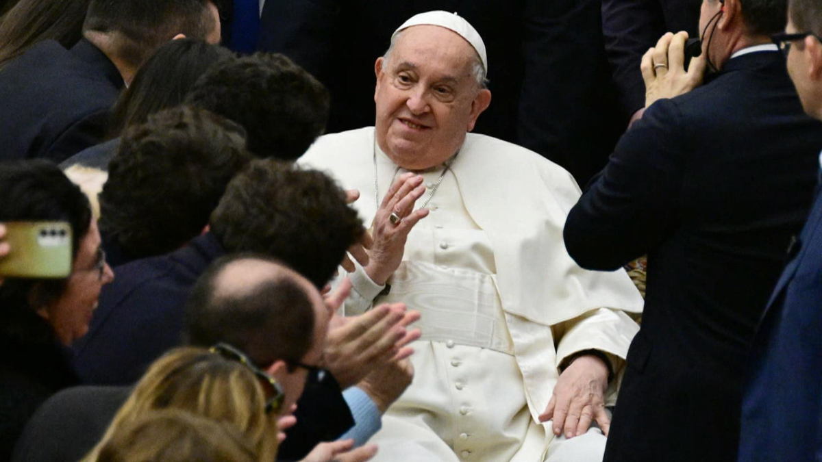 Watch CBS Mornings Season Episode : Pope Francis suffers "acute respiratory failure," Vatican ...