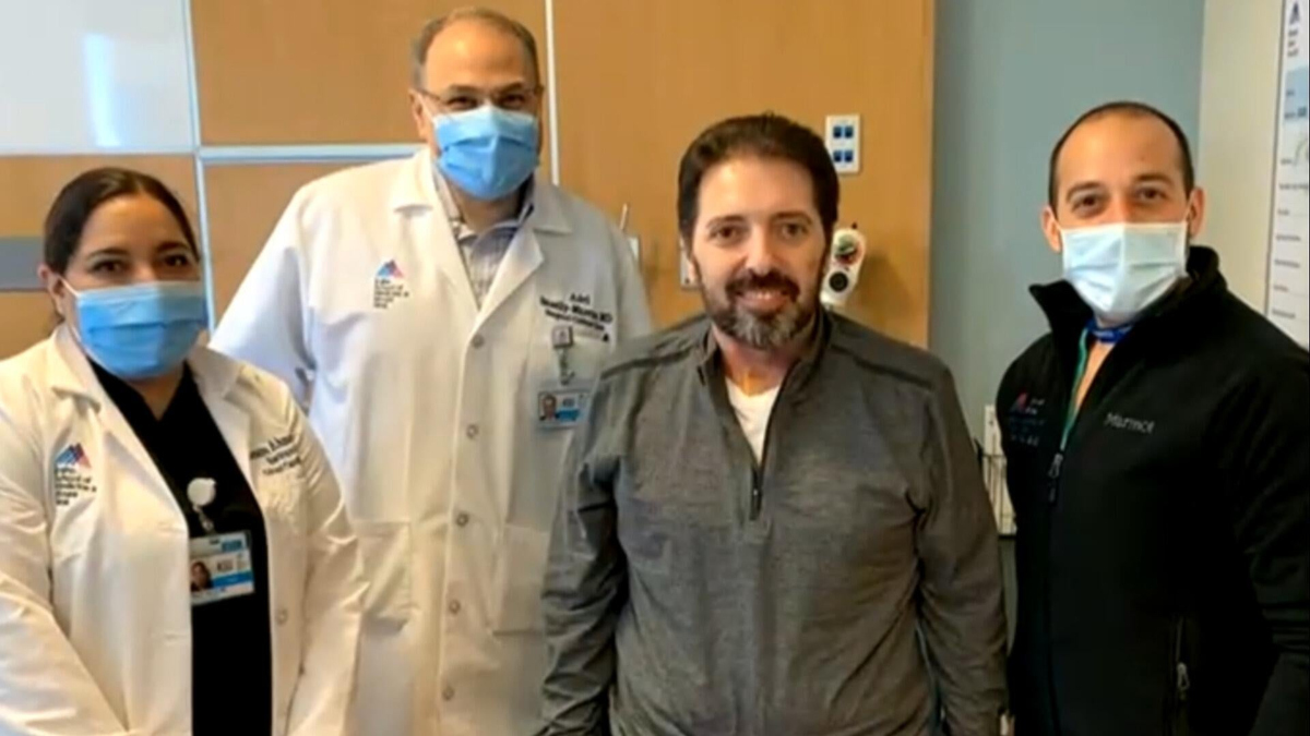 Watch CBS Evening News: ICU doctor reunites with COVID patient - Full ...