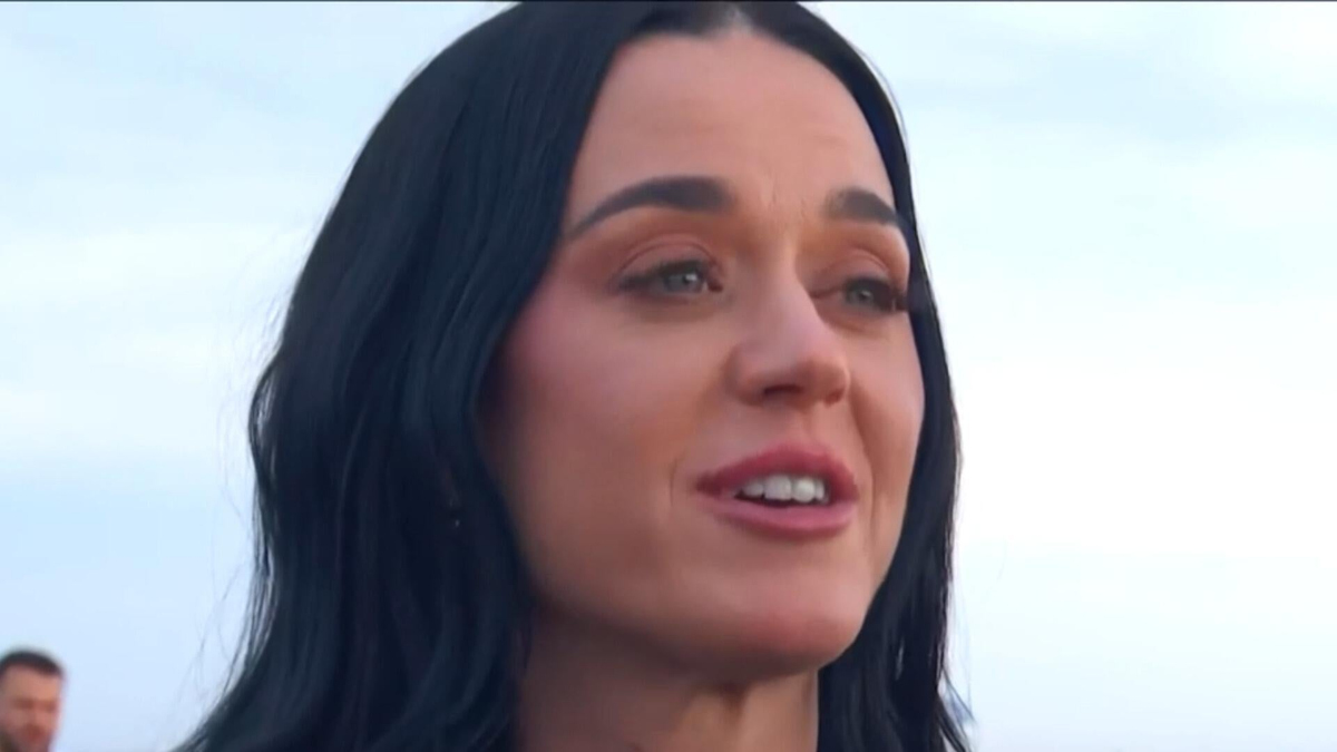 Watch CBS Mornings: Katy Perry reacts after Blue Origin flight - Full ...