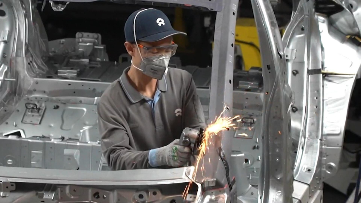 Watch CBS Evening News: China shows economy is moving on without U.S ...