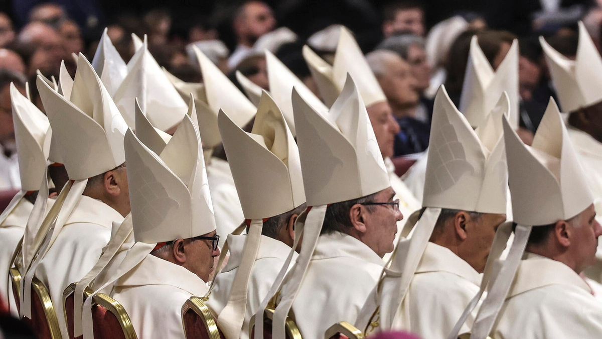 Watch CBS Evening News: Catholic Church prepares to pick new pope ...