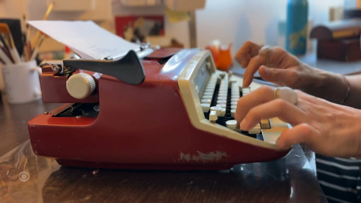Watch CBS Evening News Season Episode : Typewriters making a comeback ...