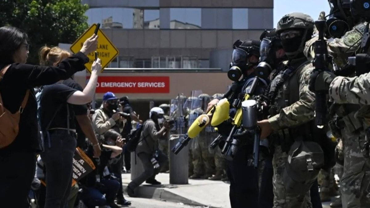 Watch CBS Evening News: Reporter's Notebook: Power vs. restraint - Full ...