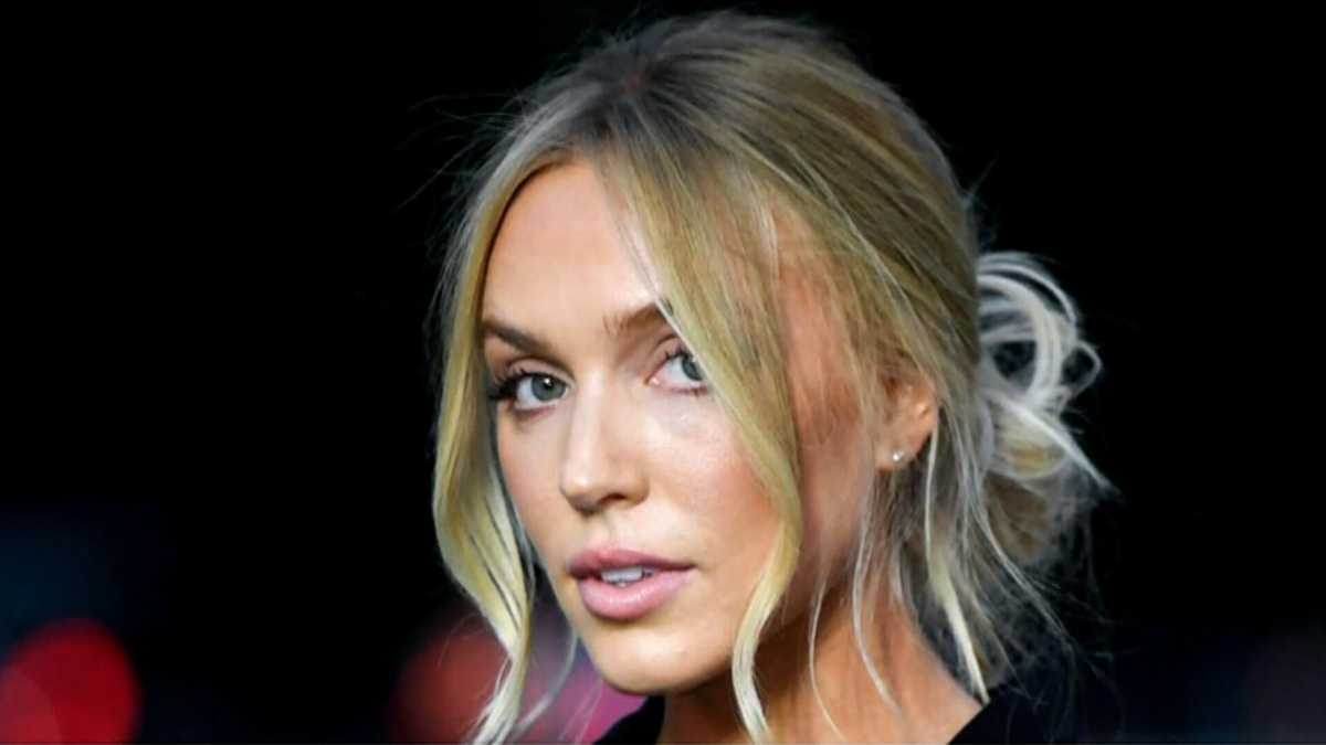 Watch CBS Mornings: Alex Cooper alleges sexual harassment - Full show on CBS