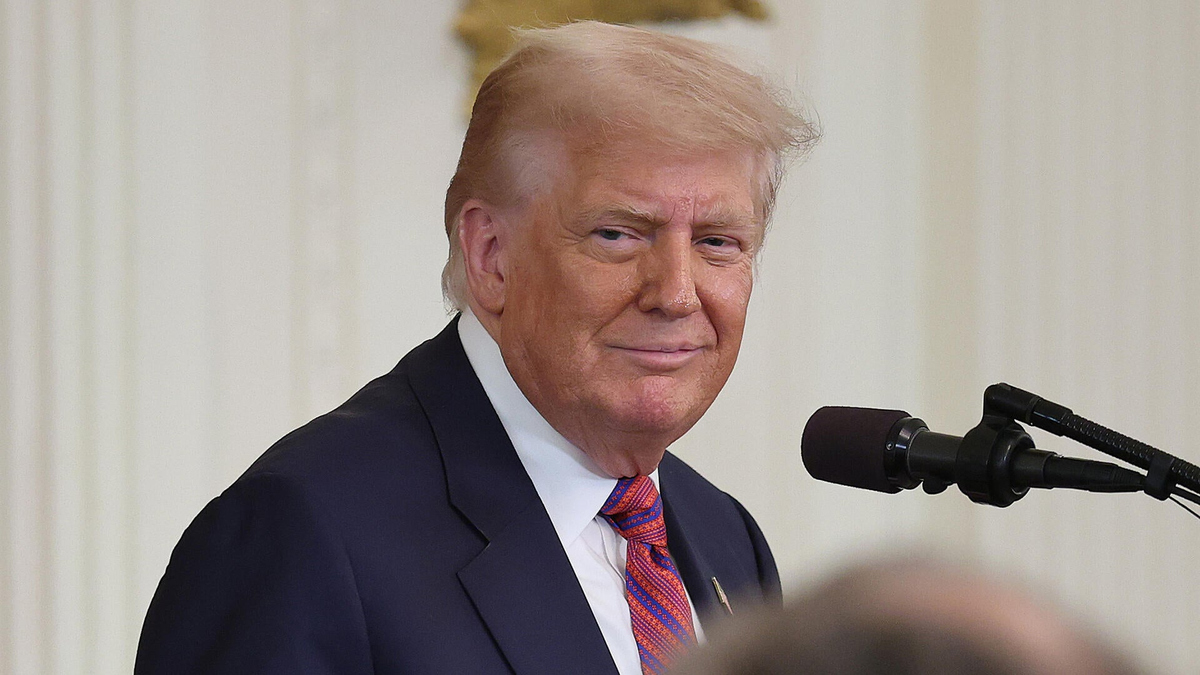 Watch CBS Evening News: Trump sues Wall Street Journal over Epstein ...