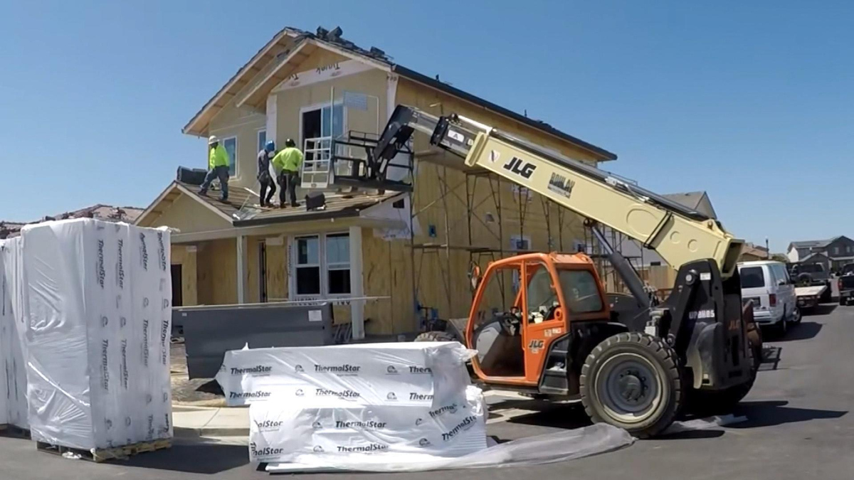 Watch CBS Saturday Morning: How Trump's ICE raids impact construction - Full show on CBS