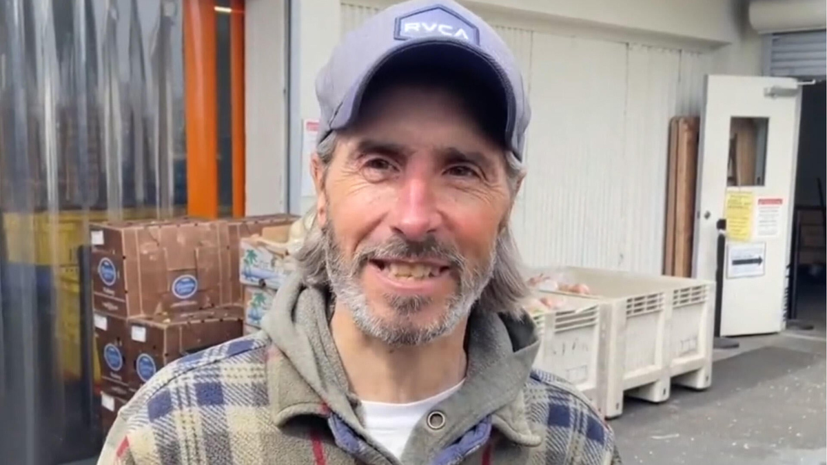 Watch CBS Mornings Man gives up a PhD to serve the unhoused - Paramount+