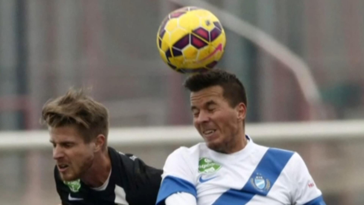 Watch CBS Evening News: Unpacking study on soccer headers and the brain ...