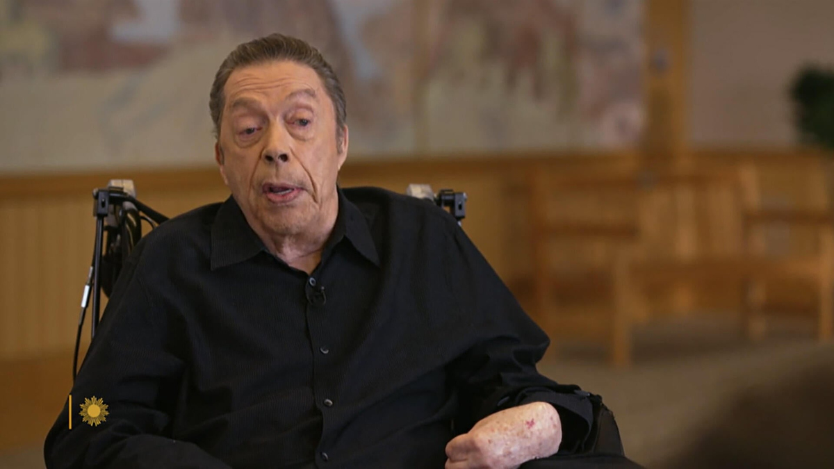 Watch Sunday Morning: Extended interview: Tim Curry - Full show on CBS
