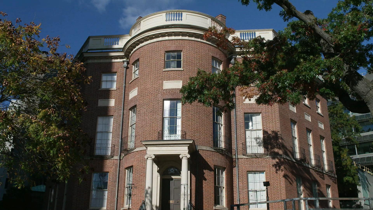 Watch CBS Saturday Morning Inside a historic, haunted D.C. home ...
