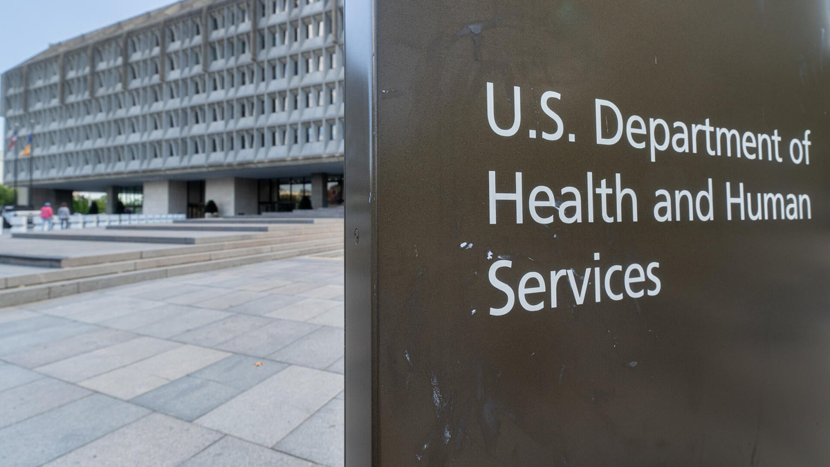 Watch CBS Evening News: HHS freezes all child care funding to Minnesota ...