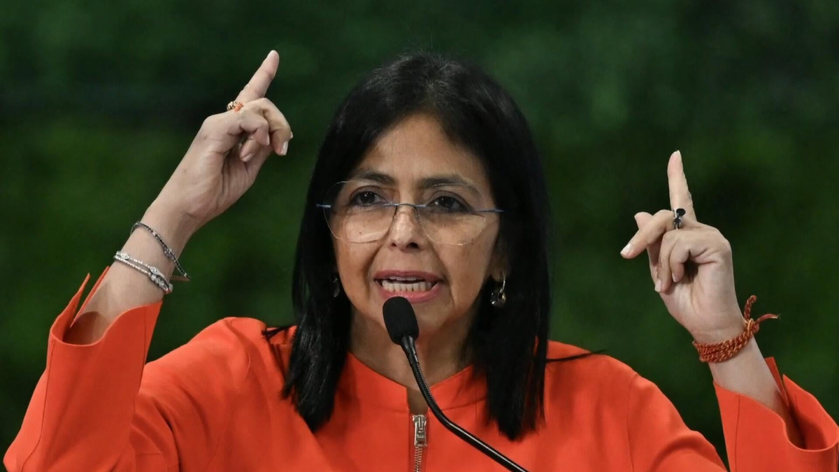 Watch CBS Evening News: The two women vying to run Venezuela - Full ...