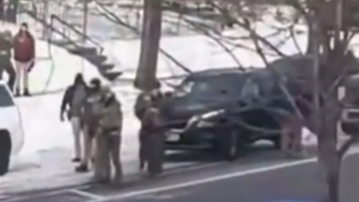 Watch CBS Evening News: DHS releases new video of Minneapolis ICE ...