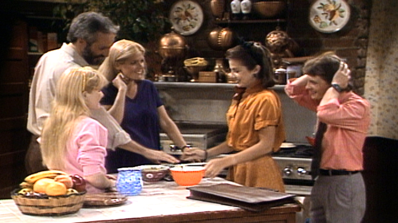 Watch Family Ties Season 3 Episode 6: Family Ties - Fabric Smarts ...