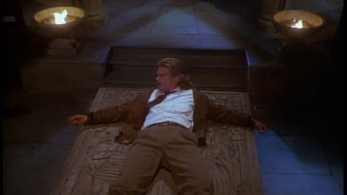 Watch MacGyver Classic Season 5 Episode 2: MacGyver - Legend of the ...