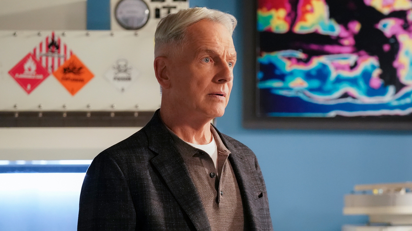 Watch NCIS Season 17 Episode 9: NCIS - IRL – Full show on Paramount Plus