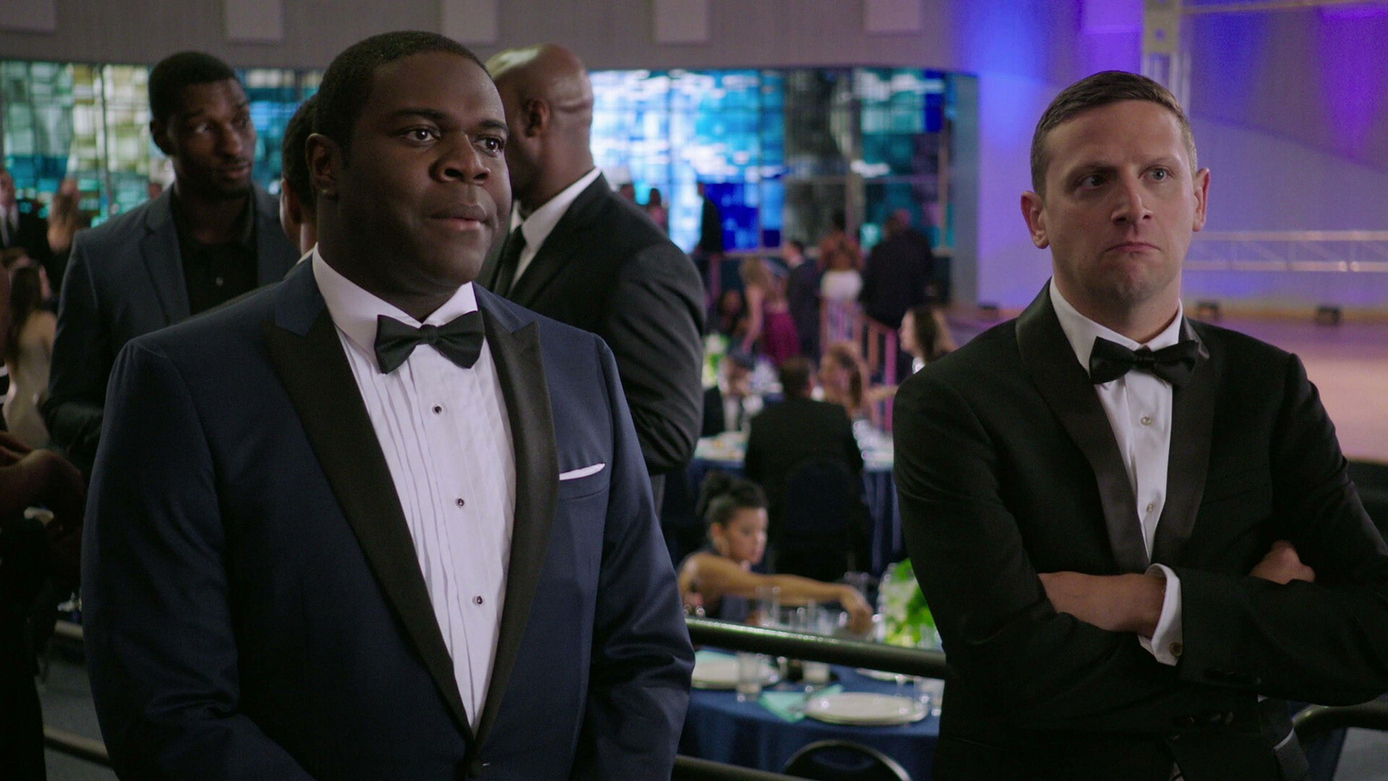 Watch Detroiters Season 1 Episode 10: Detroiters - Quick Rick Mahorn in ...