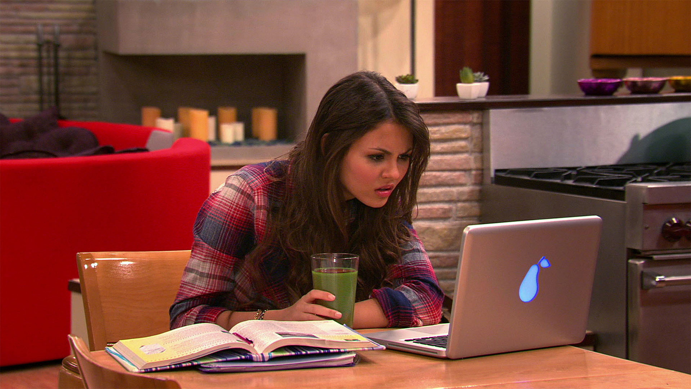 Watch VICTORiOUS Season 1 Episode 7: Robarazzi - Full show on Paramount ...