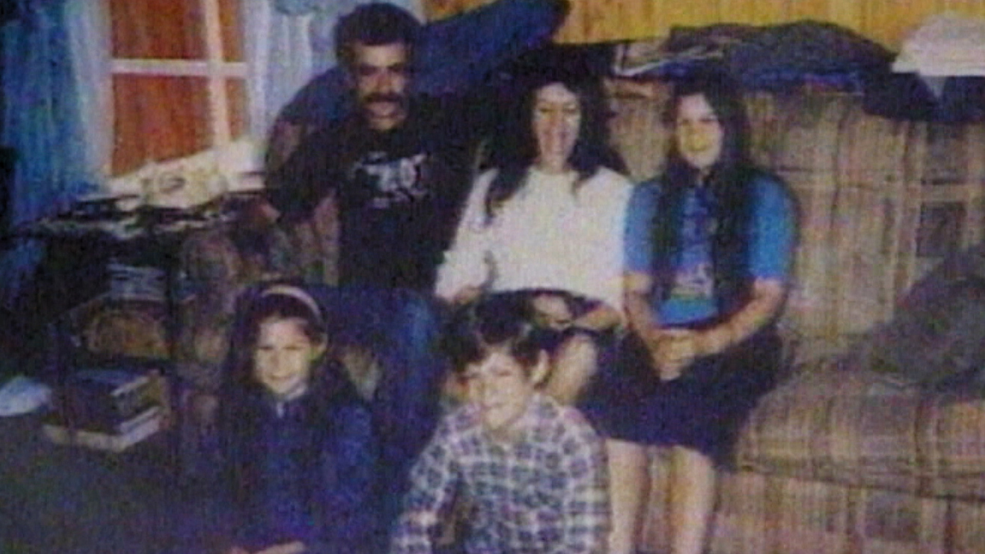 Watch FBI TRUE Season 4 Episode 3: FBI True - Ruby Ridge: The Real ...