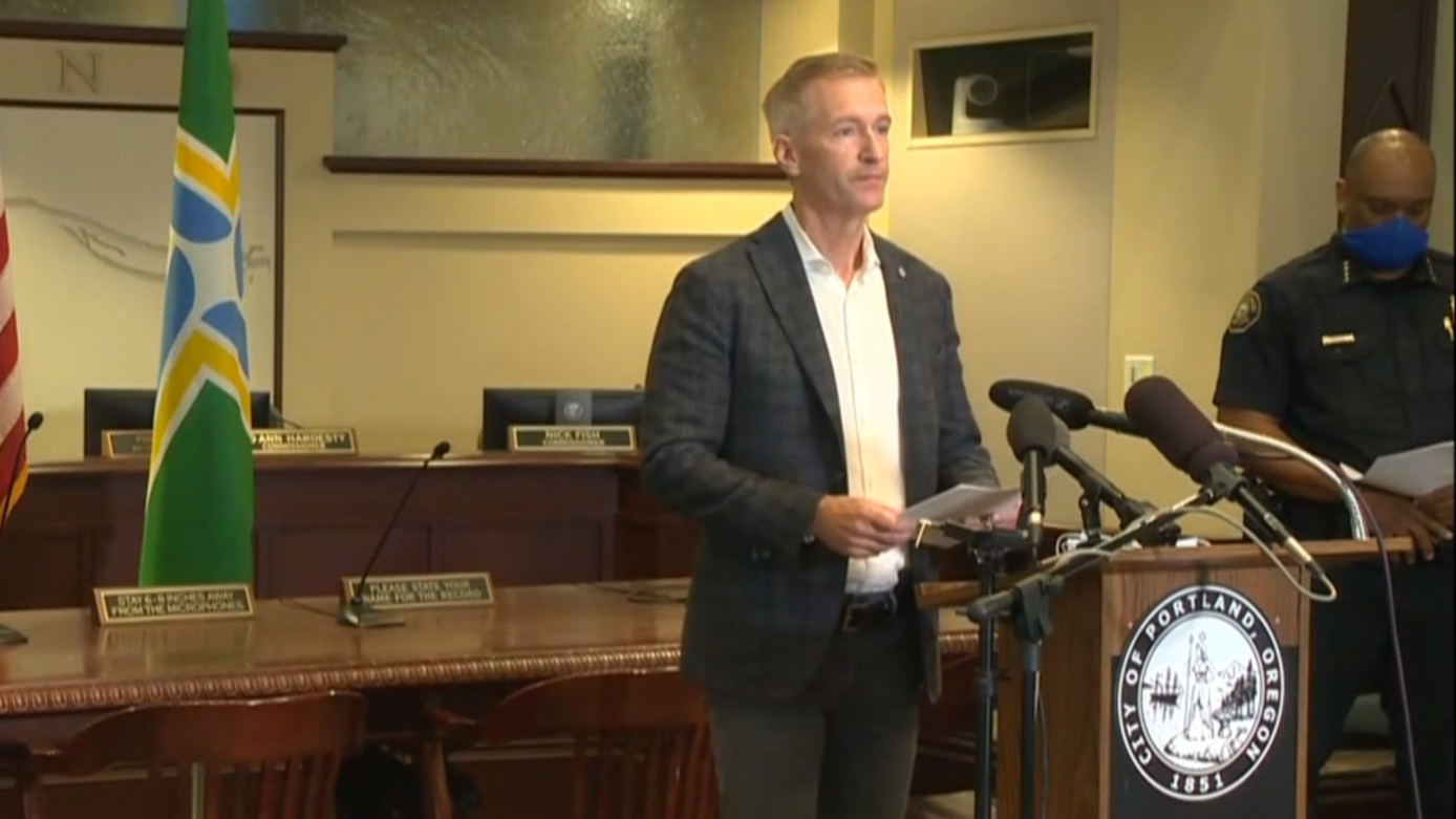 Watch CBS Evening News: Trump blasts Portland mayor over protests ...