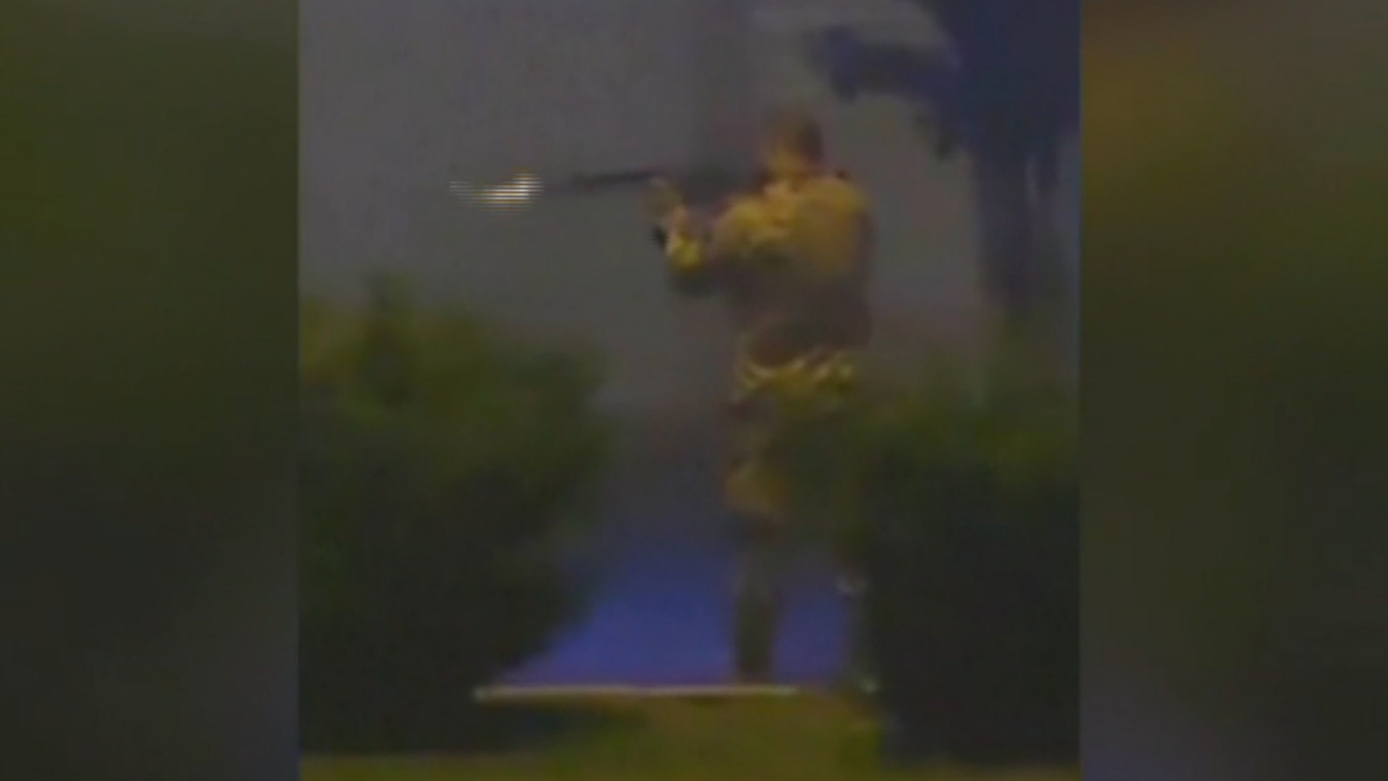 Watch CBS Evening News: Dozens of protesters killed in Iran - Full show ...