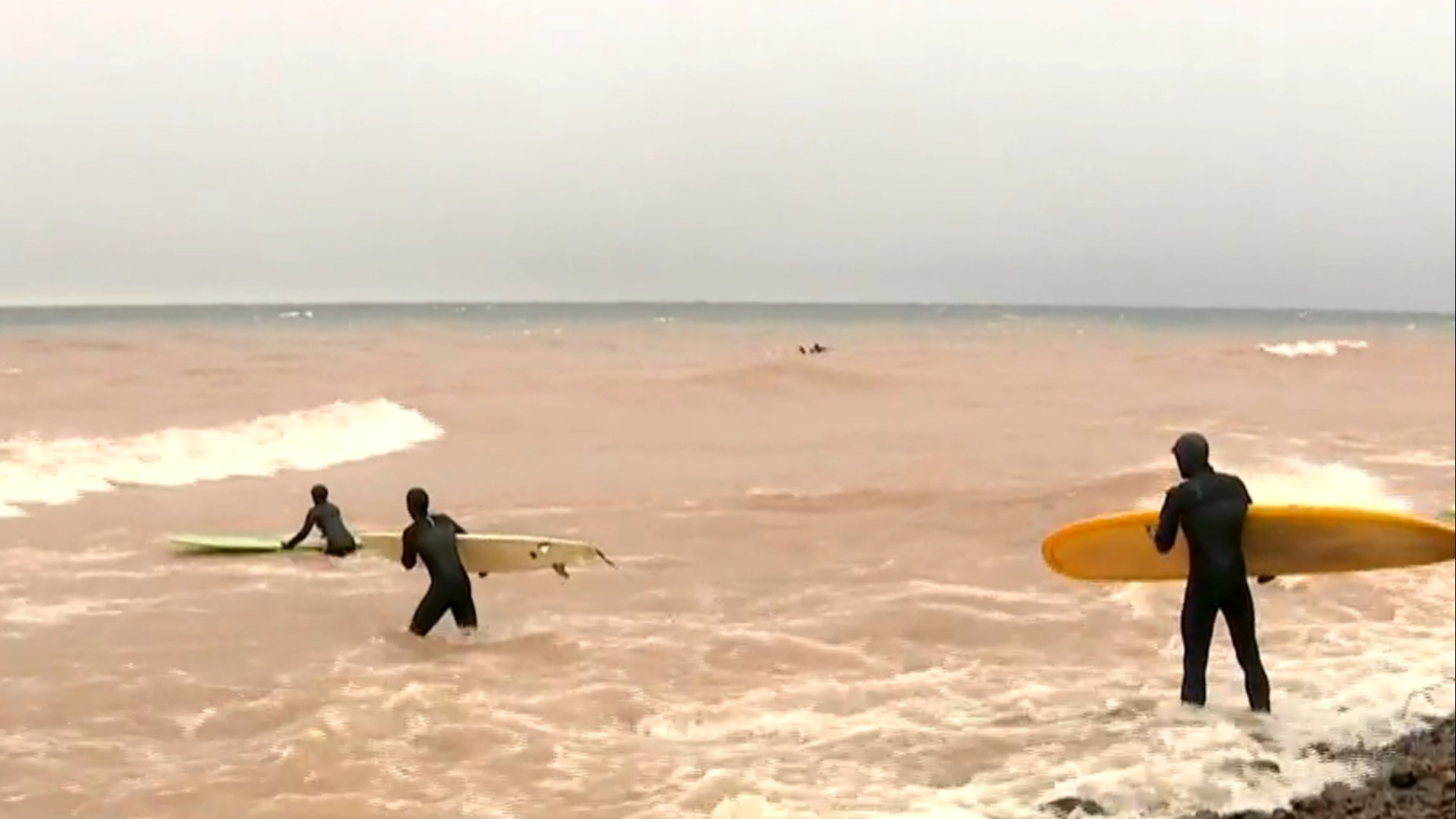 Watch CBS Evening News: Lake Superior becomes hot spot for winter ...