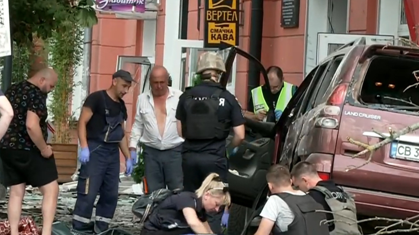 Watch CBS Evening News: Russian missile strike kills 7 in Chernihiv - Full show on Paramount Plus