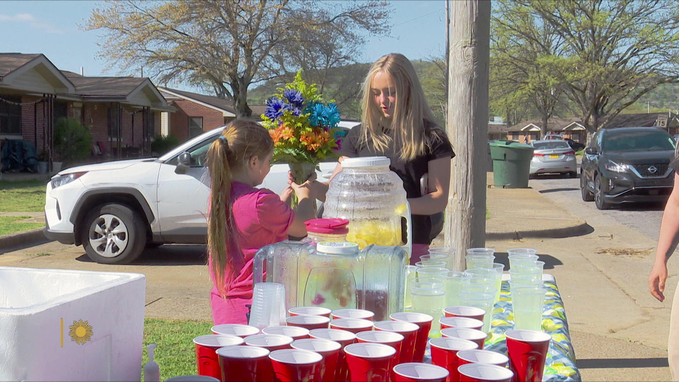 Watch Sunday Morning: A lemonade stand brings an Alabama community ...