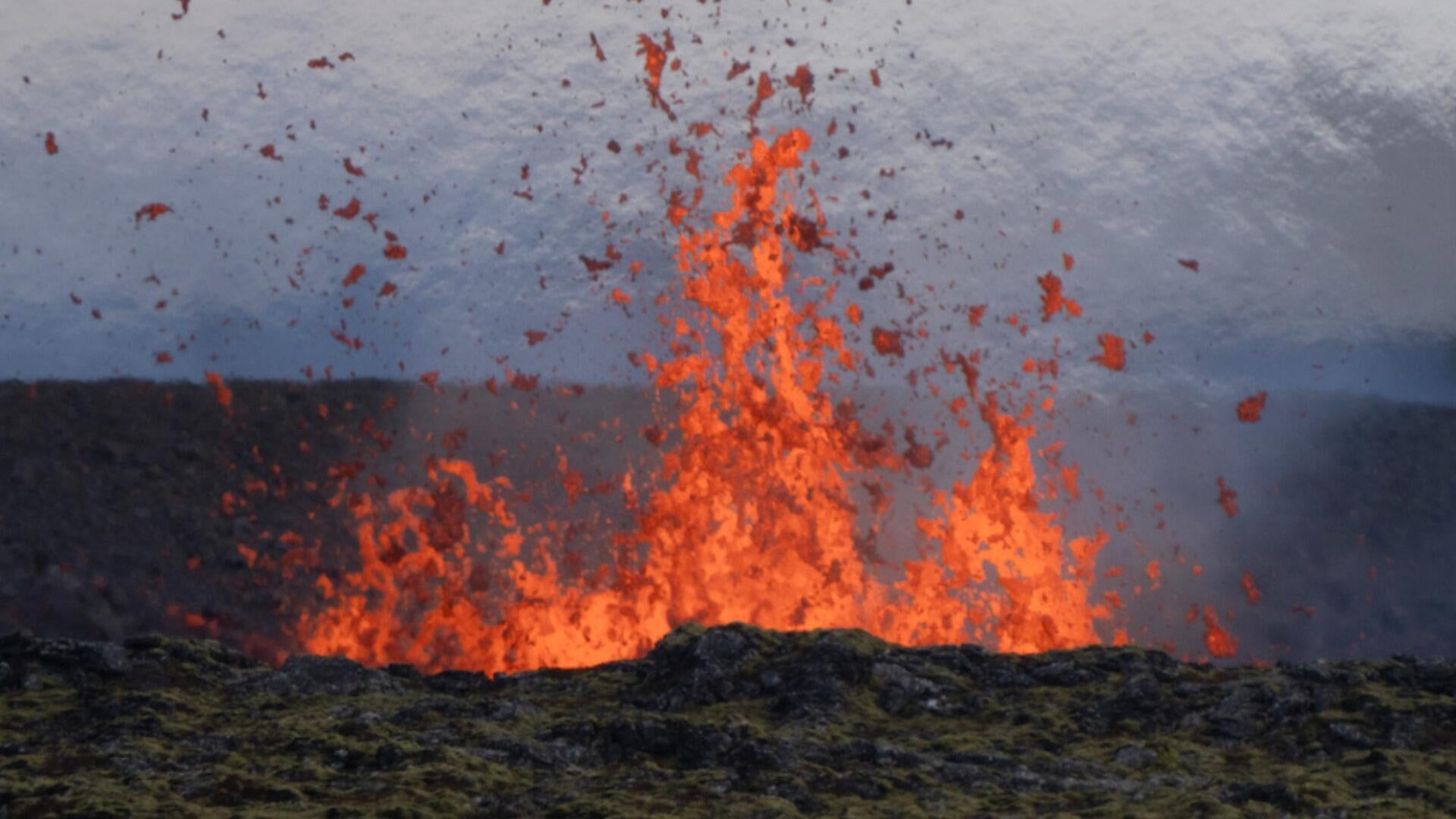 Watch CBS Evening News: What's behind increased volcanic activity ...