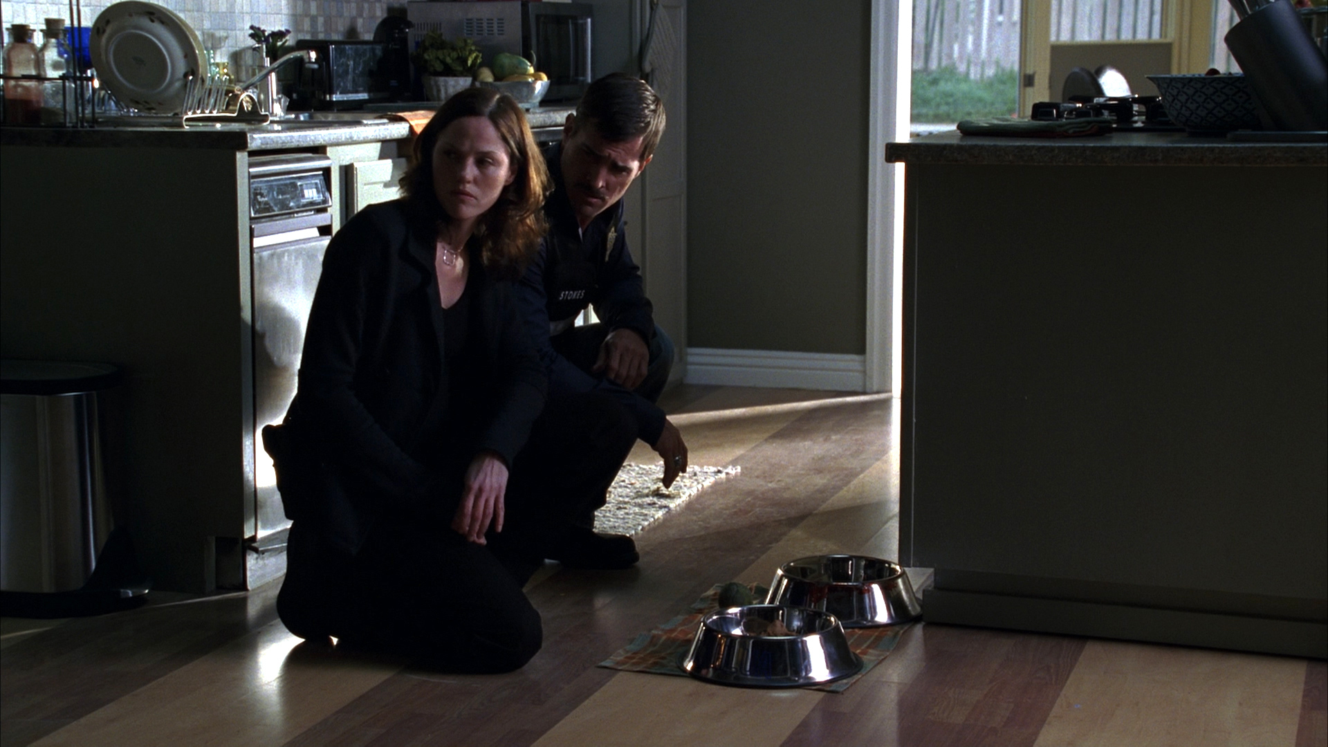 Watch CSI: Crime Scene Investigation Season 6 Episode 9: Dog Eat Dog ...