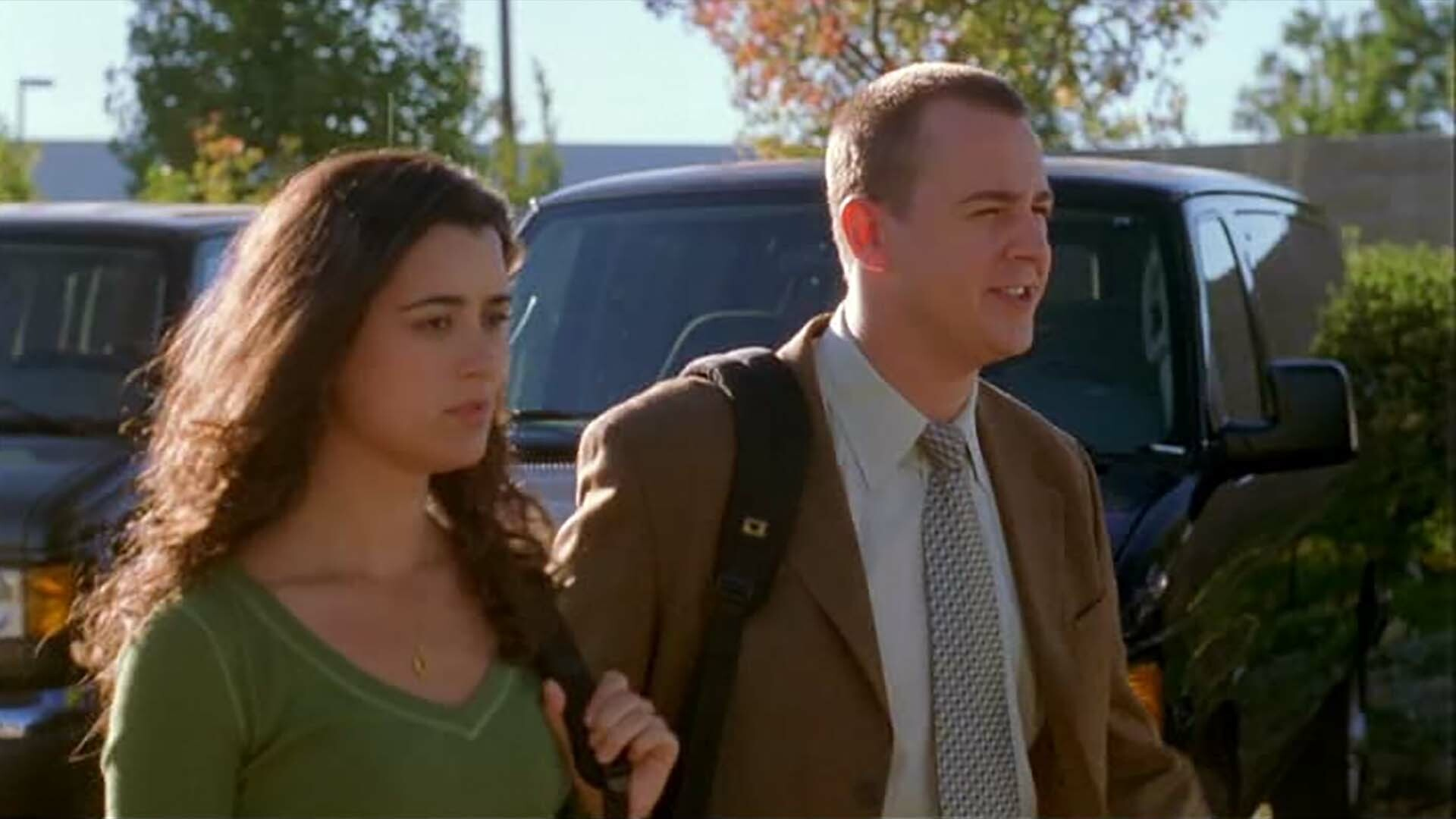 Watch NCIS Season 3 Episode 5: NCIS - Switch – Full show on Paramount Plus