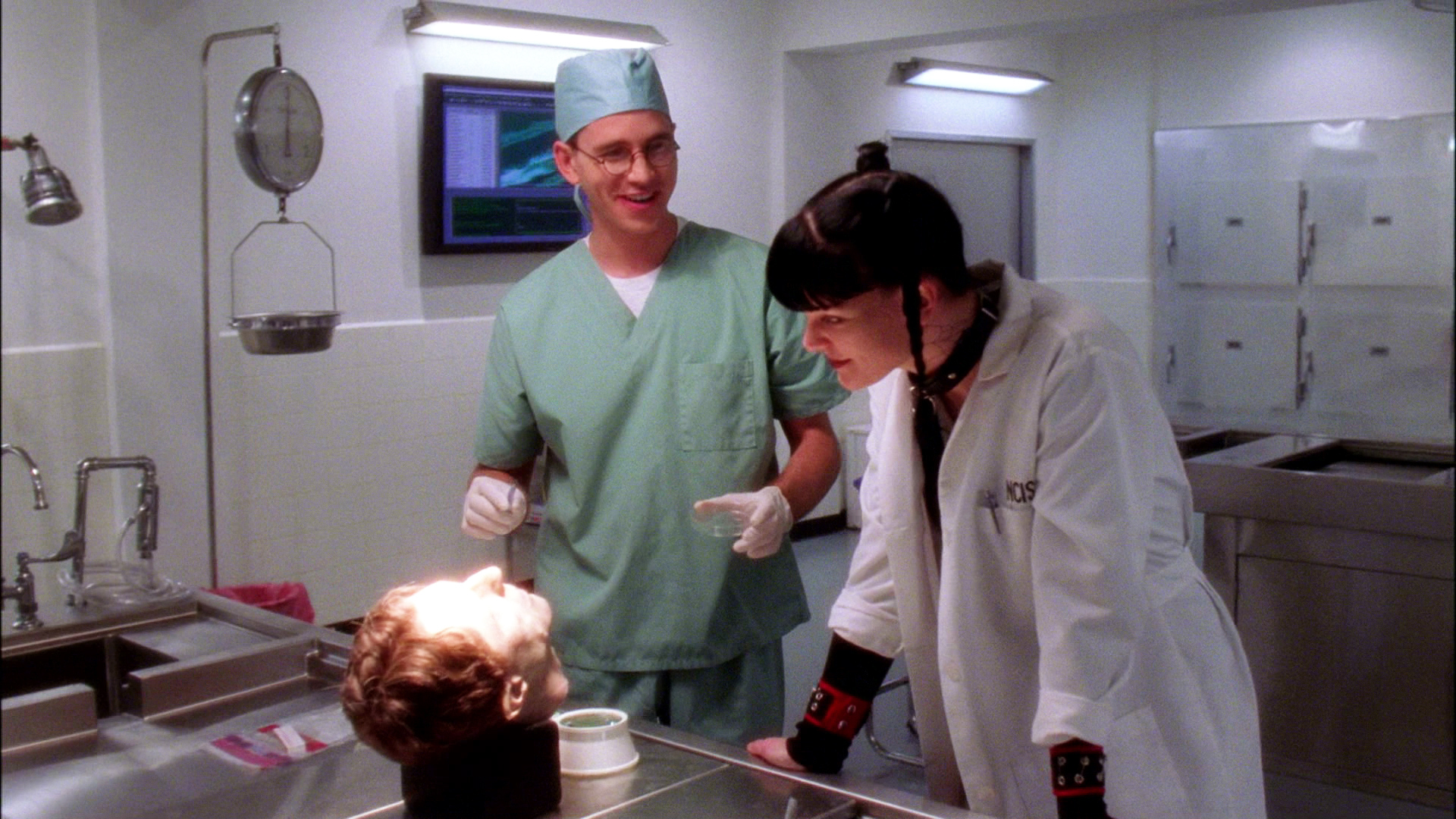 Watch NCIS Season 3 Episode 15: NCIS - Head Case – Full show on ...
