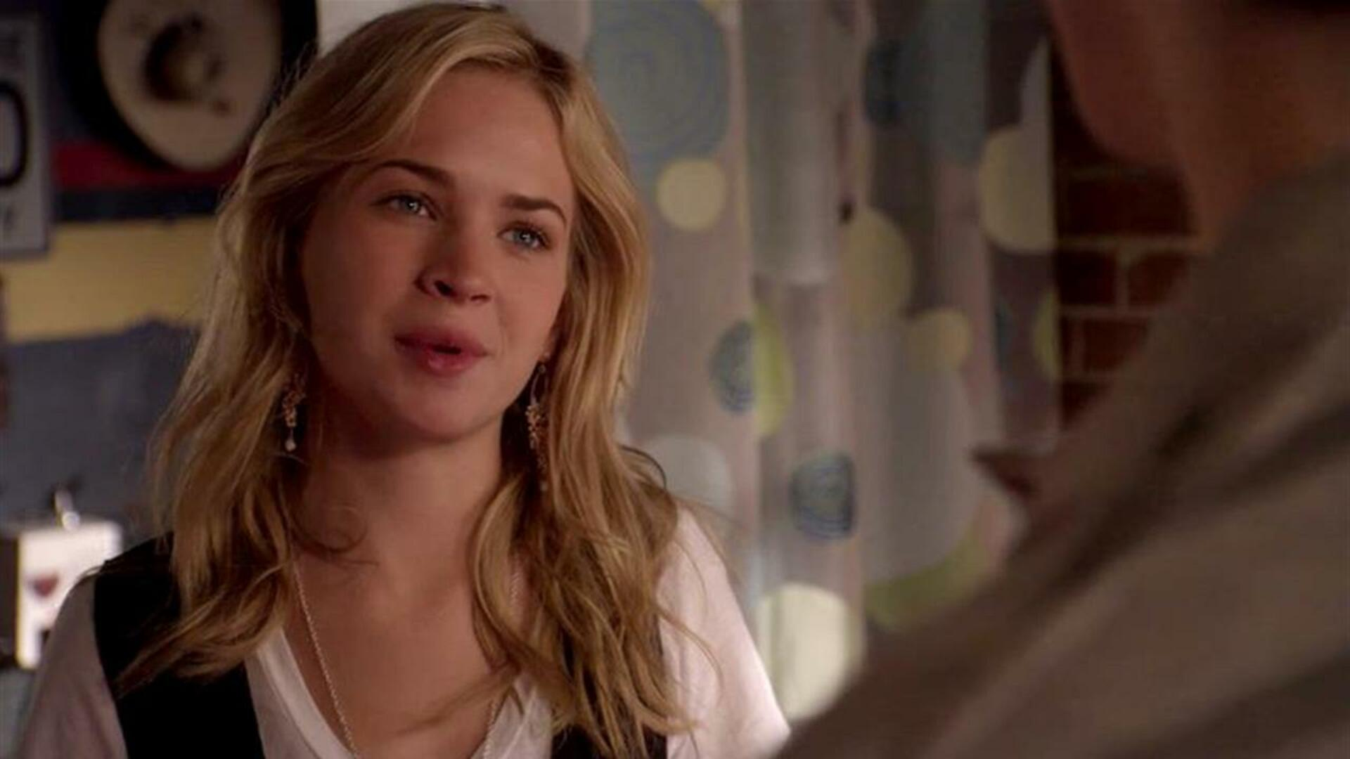 Watch Life Unexpected Season 2 Episode 10: Life Unexpected - Thanks ...