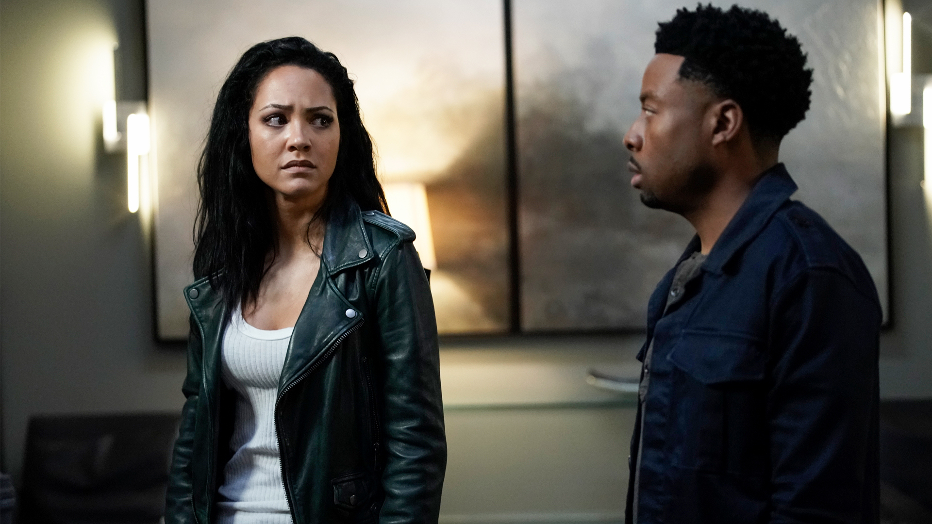 Watch MacGyver Season 3 Episode 22: MacGyver - Mason + Cable + Choices ...