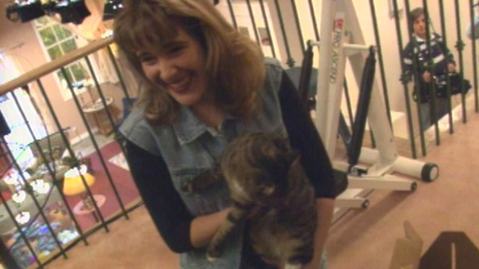 Watch The Real World Season 2 Episode 3: To a New Beginning... - Full ...