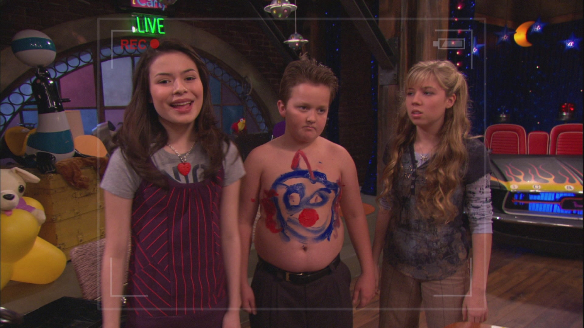 Watch iCarly (2007) Season 1 Episode 24: iCarly - iWin a Date – Full ...