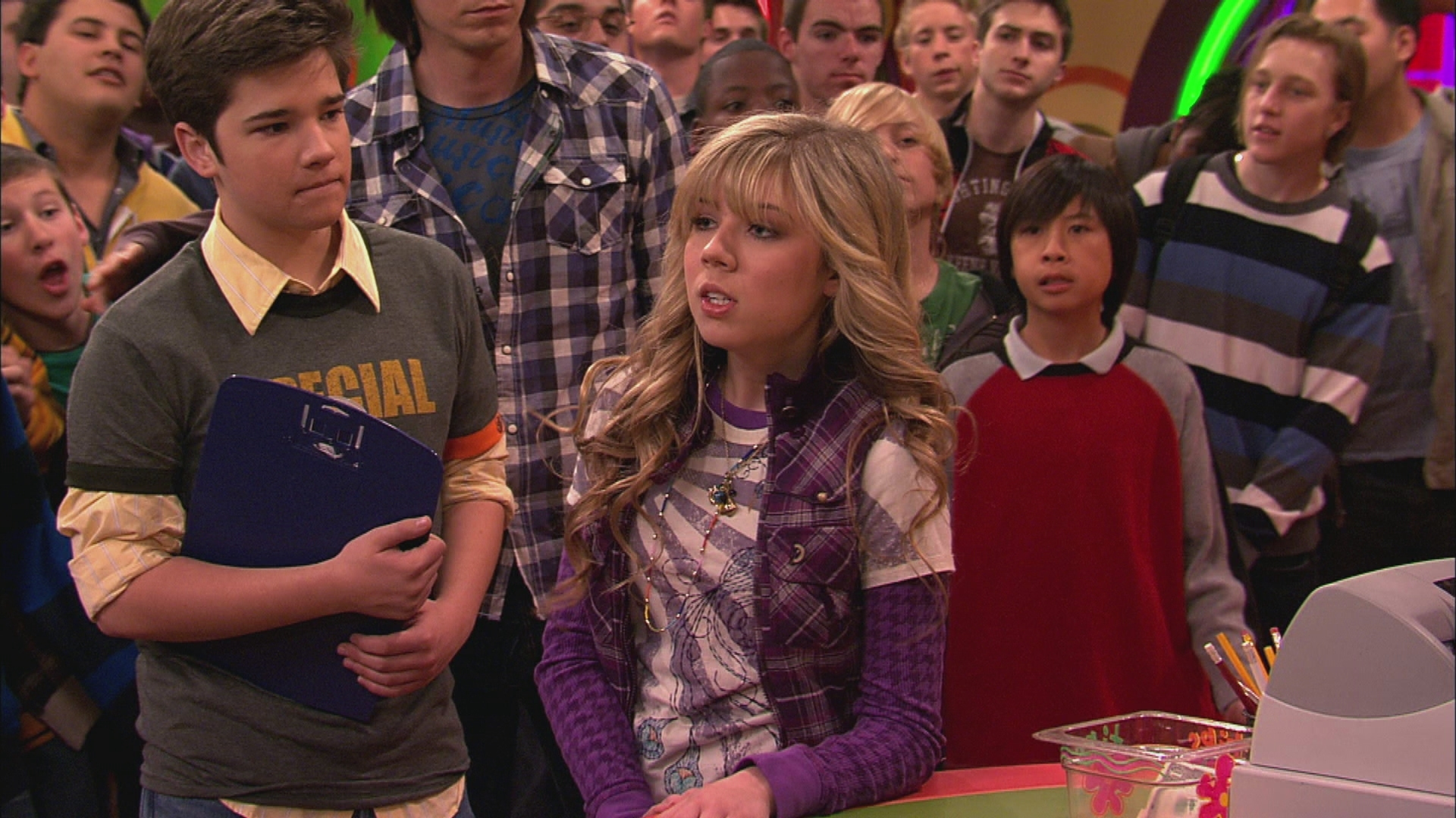 Watch iCarly (2007) Season 2 Episode 24: iCarly - iSpeed Date – Full ...