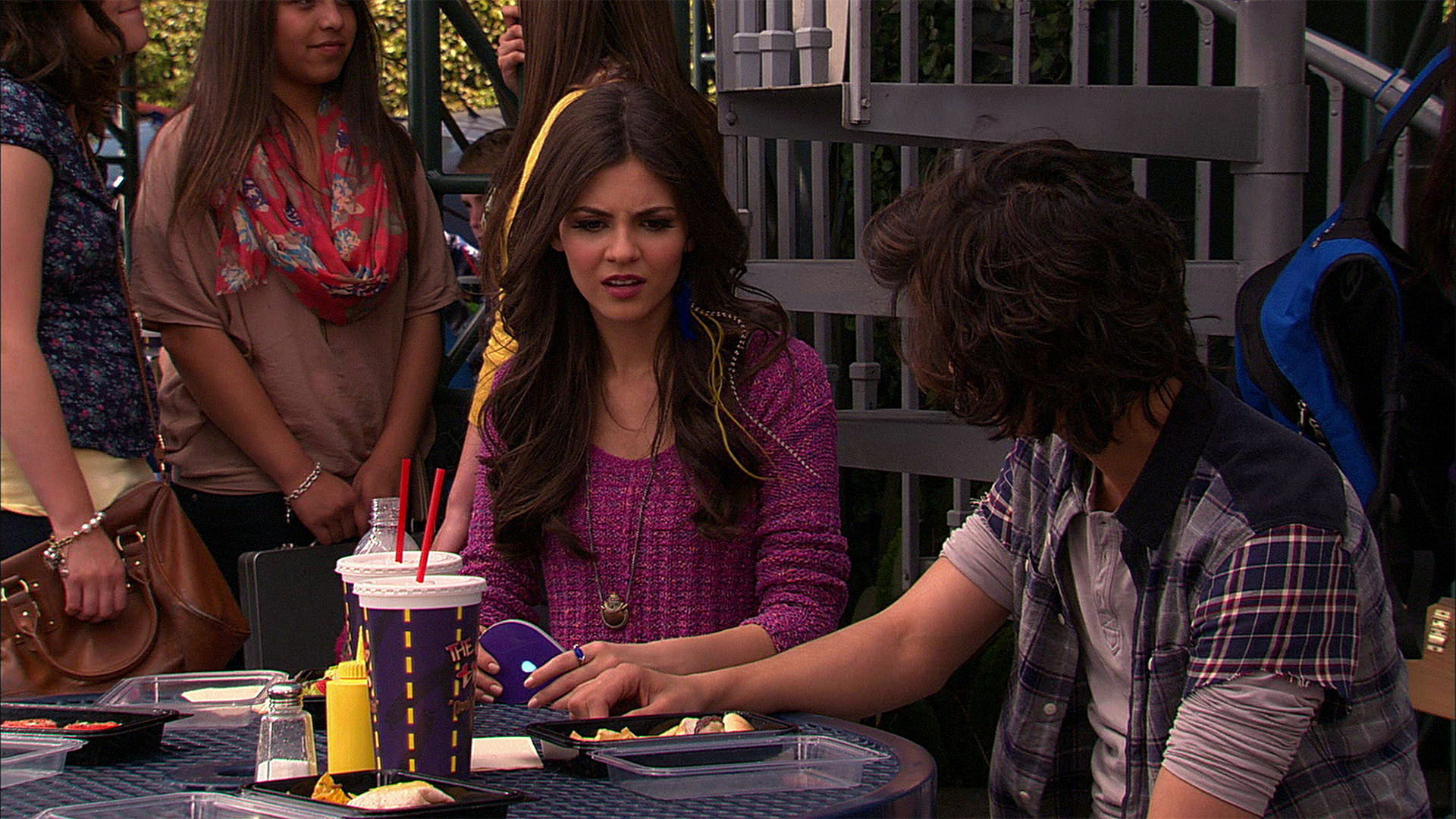 Watch Victorious Season 3 Episode 17: VICTORiOUS - Opposite Date – Full ...