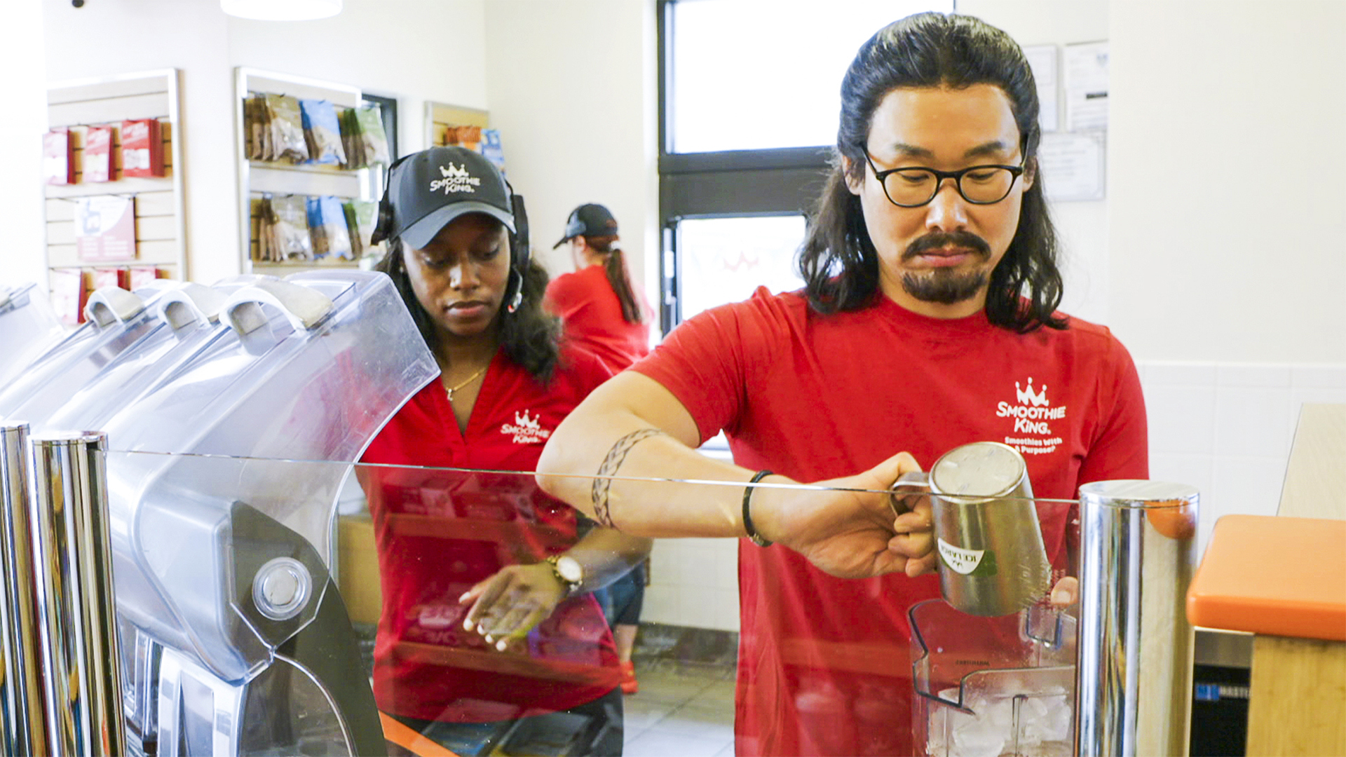 Watch Undercover Boss Season 10 Episode 8: Undercover Boss - Smoothie ...