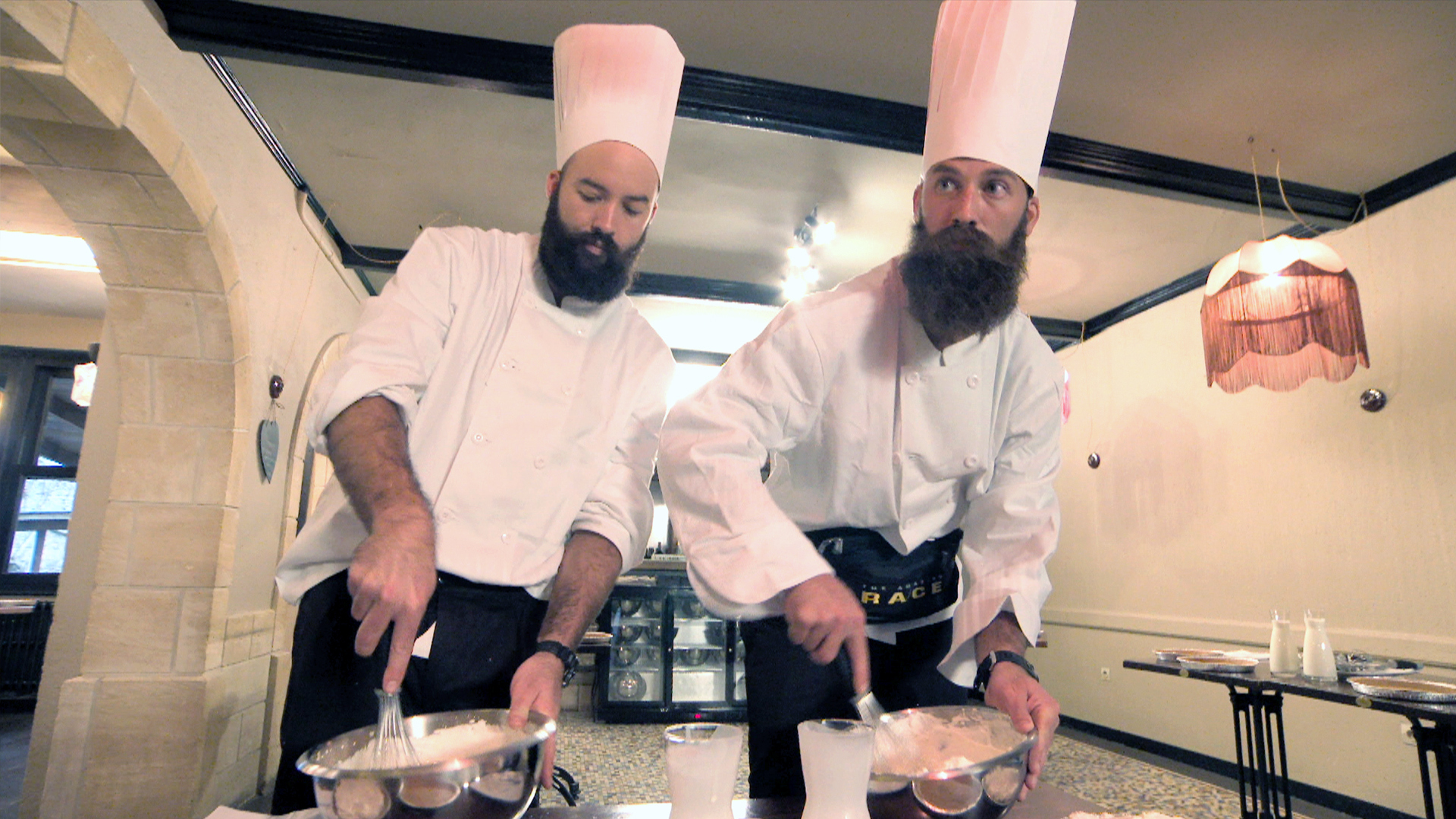 Watch The Amazing Race Season 32 Episode 5: You Don't Strike Me as a ...