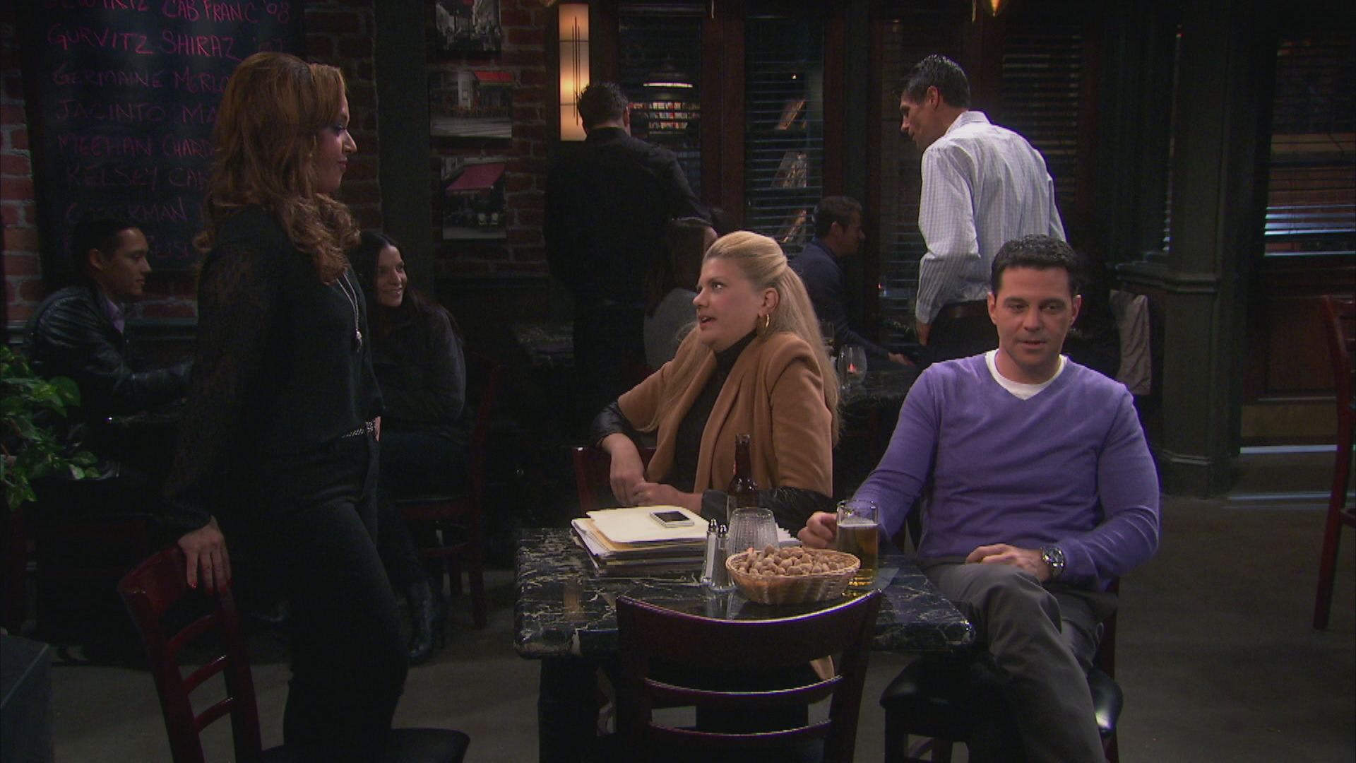 Watch The Exes Season 3 Episode 16: The Exes - Friends Without Benefits ...