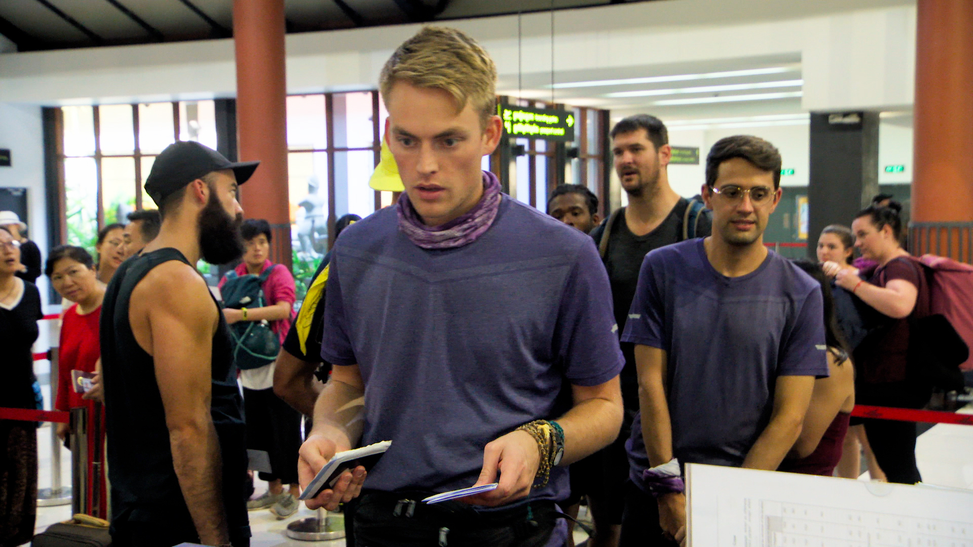 Watch The Amazing Race Season 32 Episode 11: The Amazing Race - Run on ...