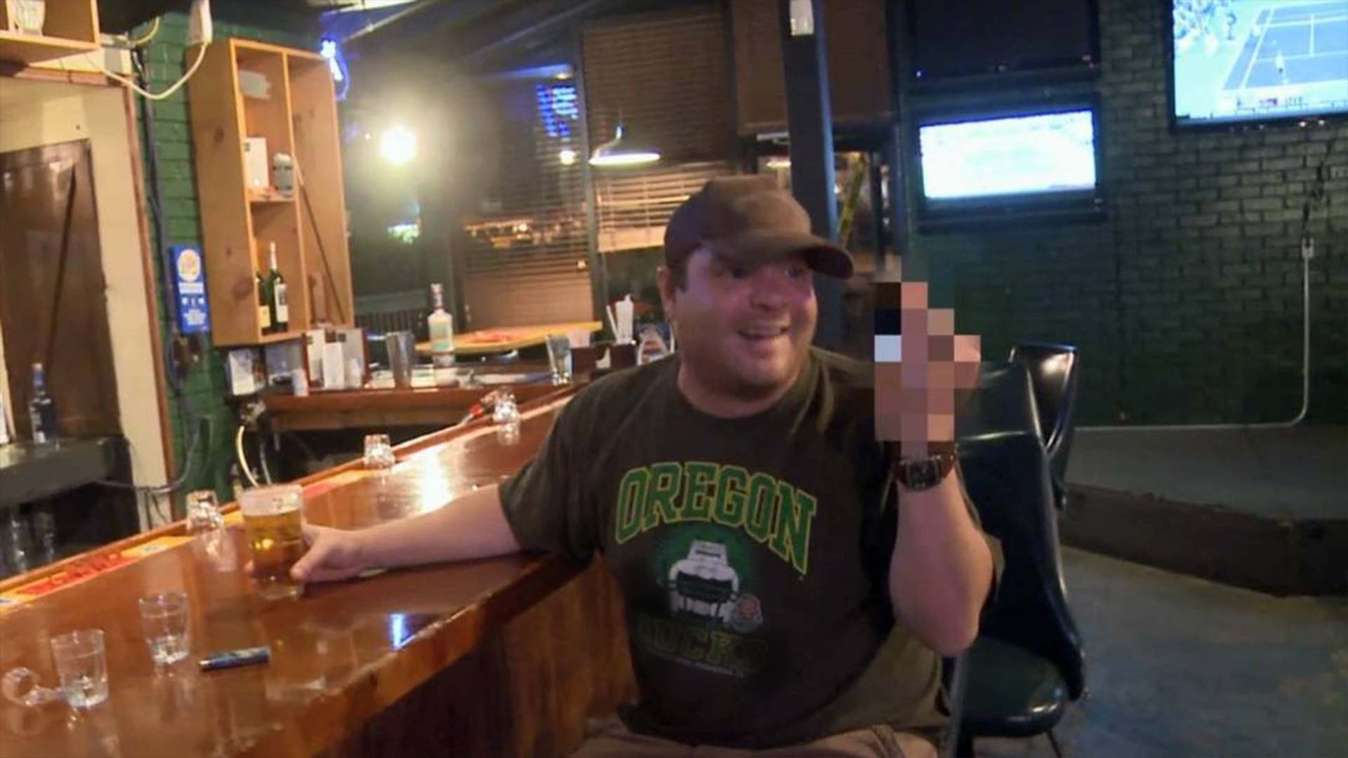 Watch Bar Rescue Season 3 Episode 26: Bar Rescue - Hole in None – Full ...