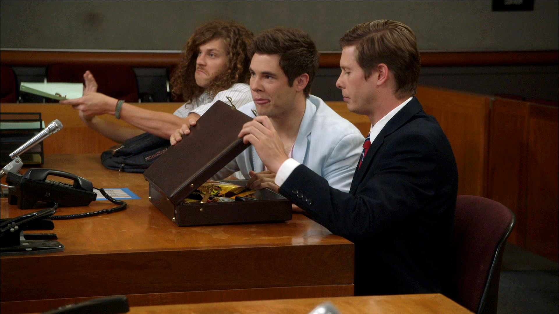Watch Workaholics Season 3 Episode 4: Workaholics - To Kill a ...