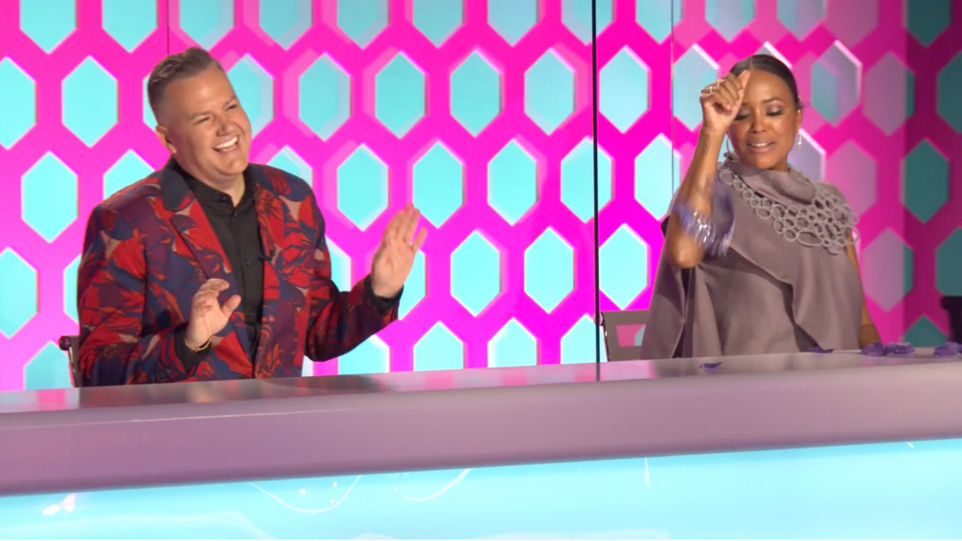 Watch RuPaul's Drag Race All Stars Season 6 Episode 5: RuPaul's Drag ...