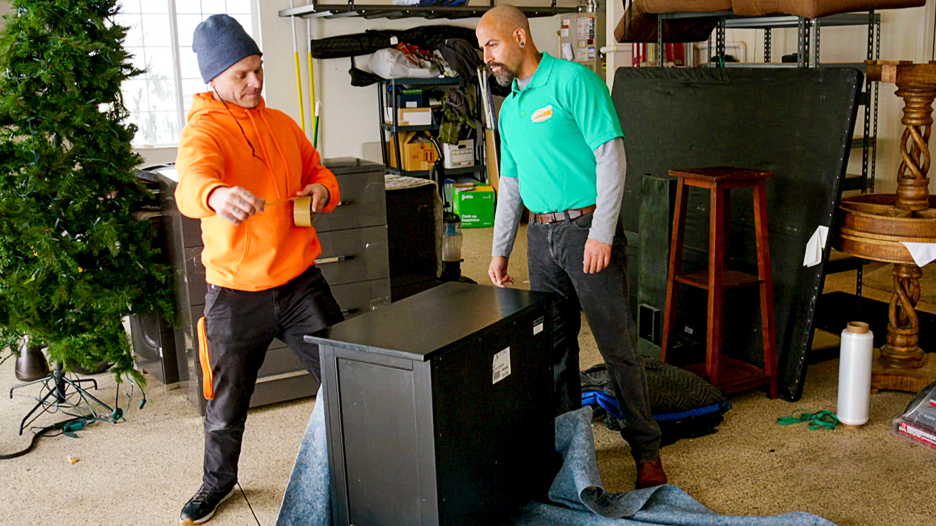 Watch Undercover Boss Season 11 Episode 1: Undercover Boss - College ...