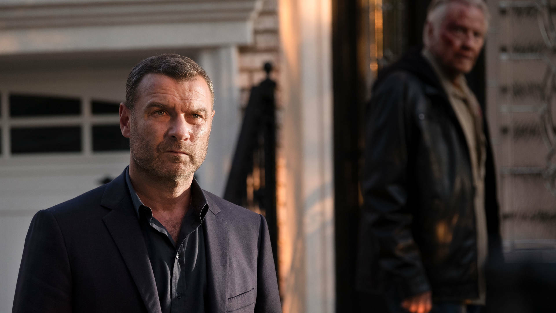 Watch Ray Donovan Season 7 Episode 3: Ray Donovan - Family Pictures ...