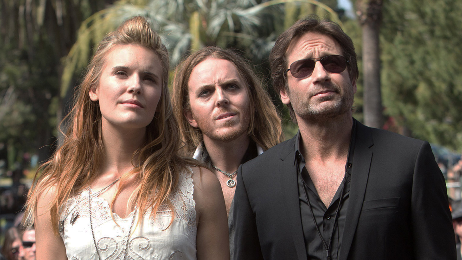 Watch Californication Season 6 Episode 3: Dead Rock Stars - Full show ...