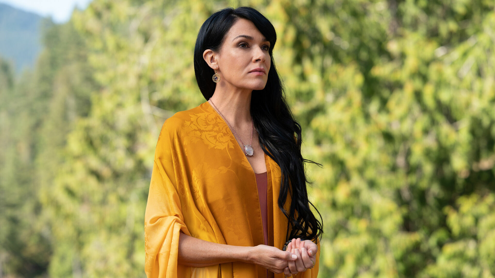 Watch Yellowjackets Season 2 Episode 1: Friends, Romans, Countrymen ...